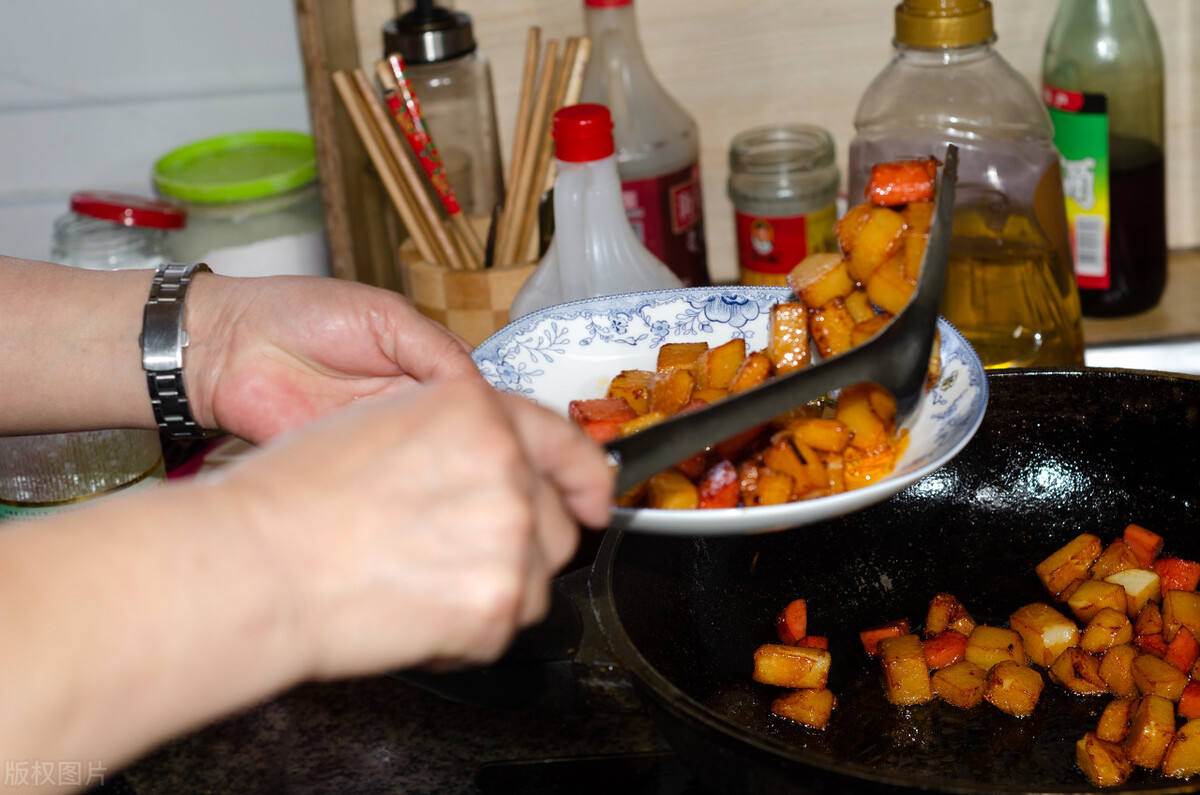 Crispy and delicious, full of aroma, the fragrance of the lips and ...