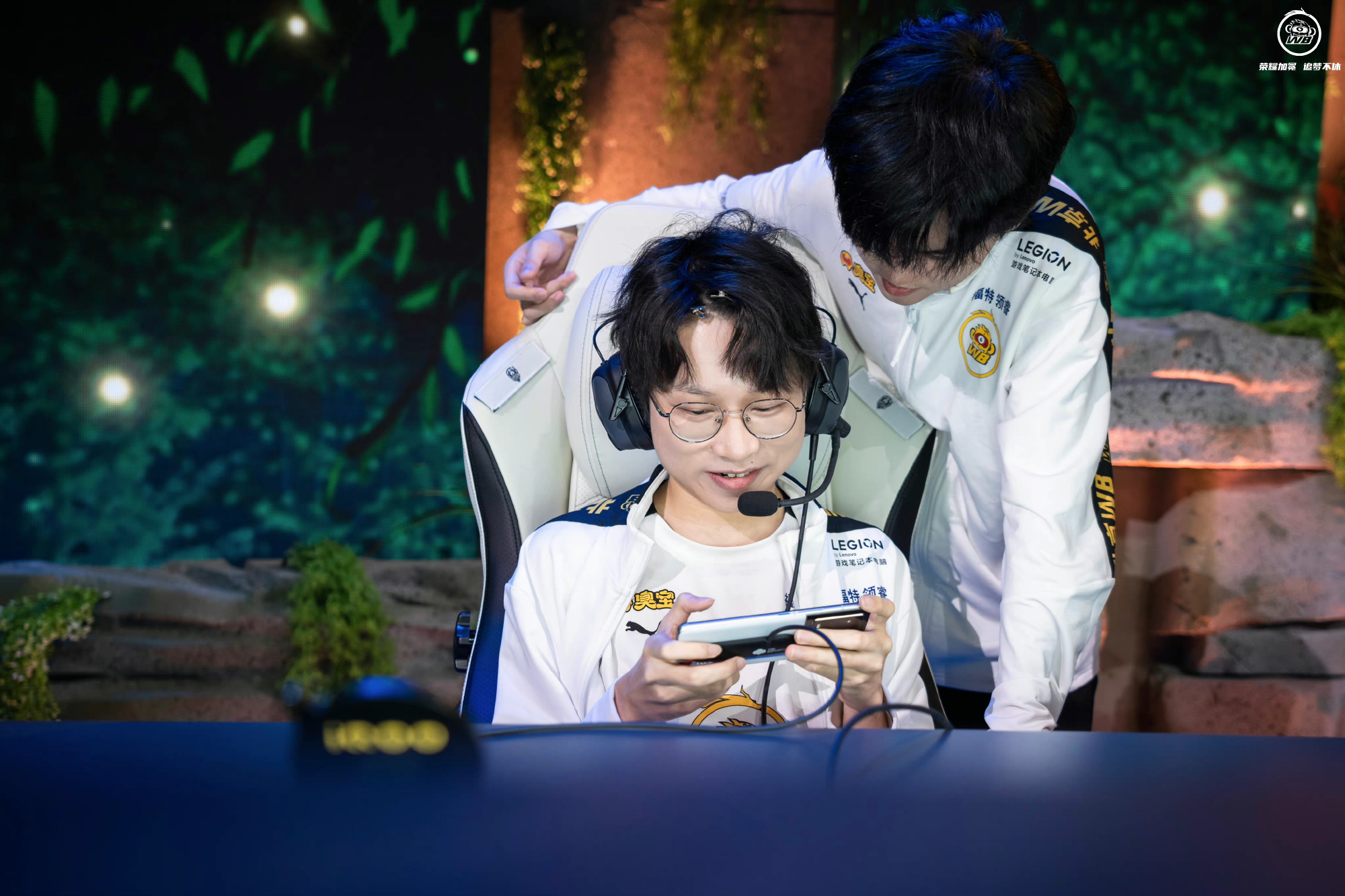 The signature of the WB Challenger Cup champion was announced, Nuan Yang gave Miyamoto the five ...