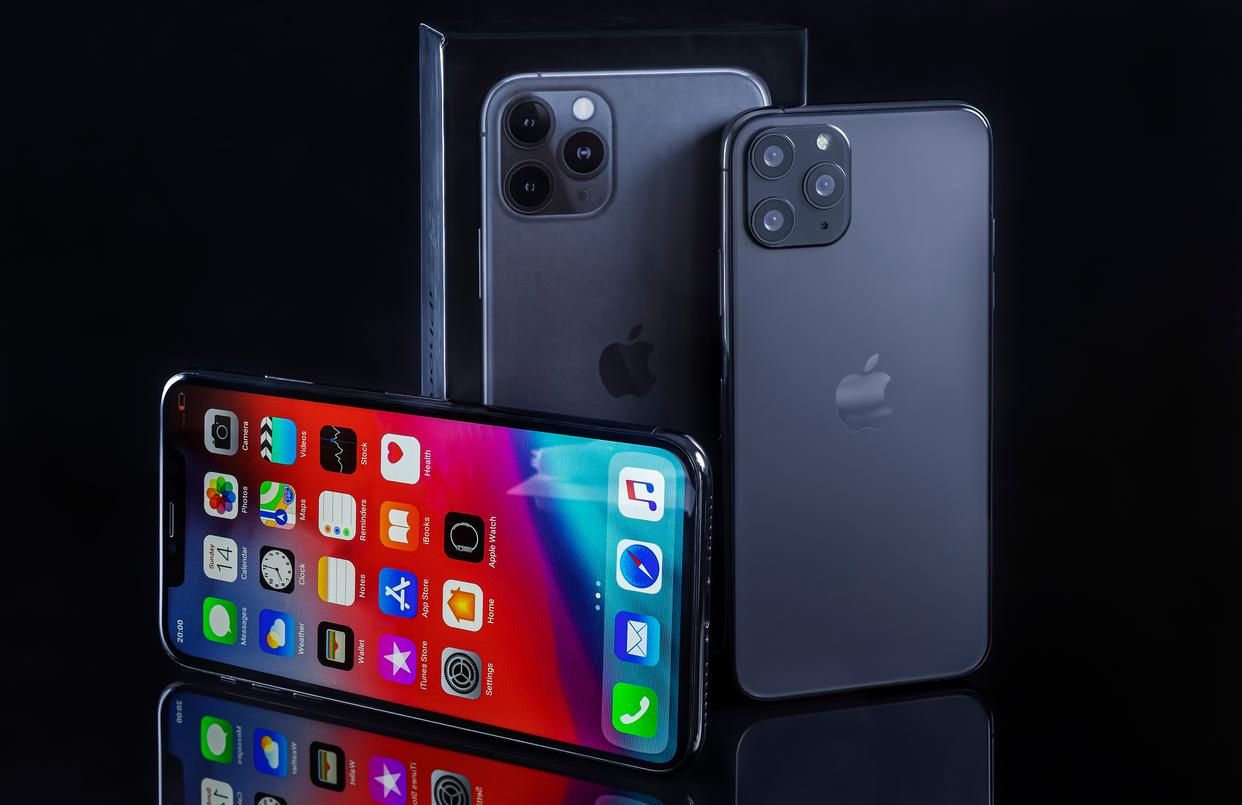 Why do so many people like to use iPhones, and what are their ...