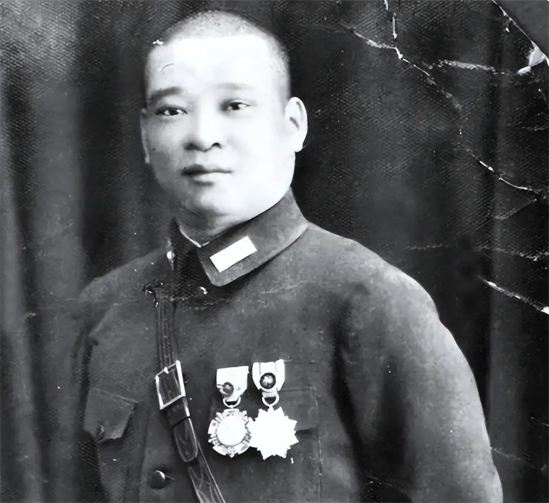 Hearing that Wu Huawen's 35th Army captured the presidential palace, Su ...