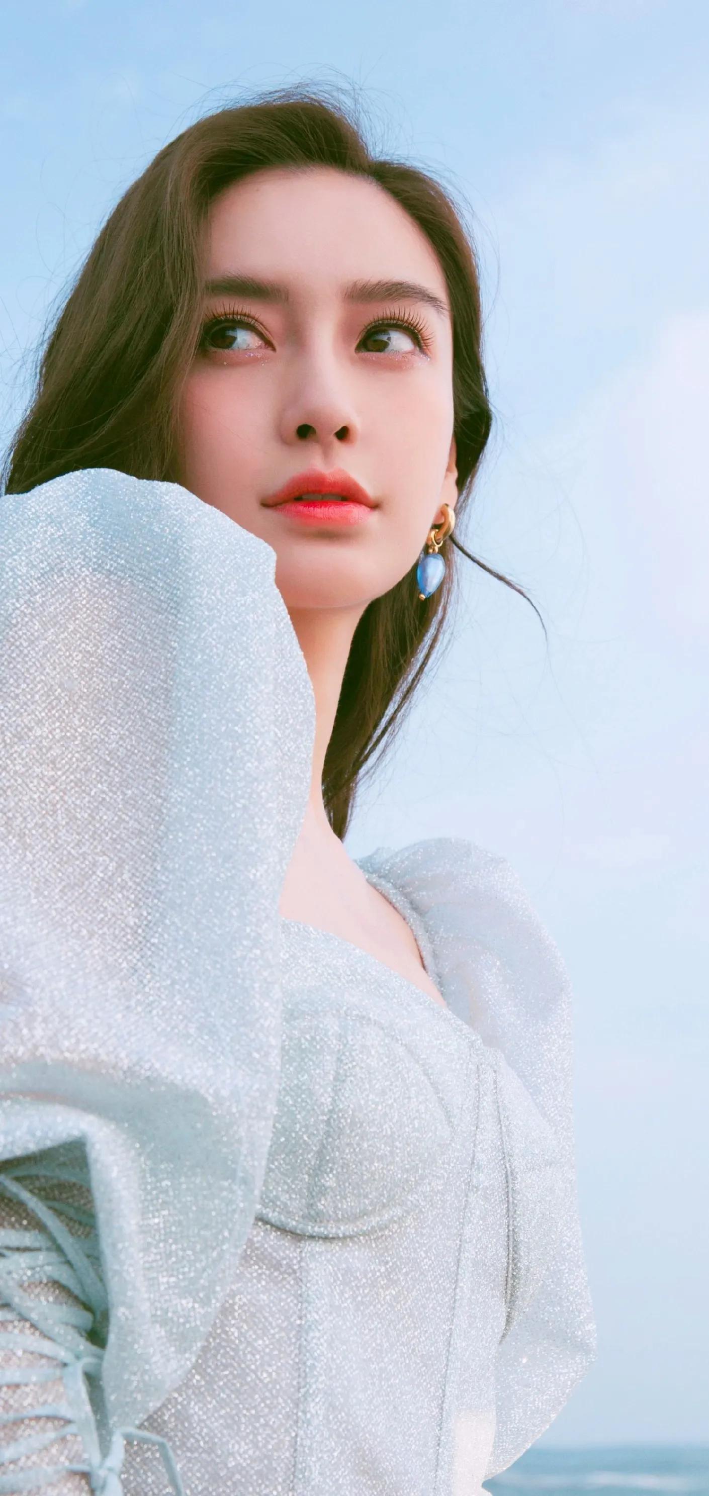 Angelababy (Yang Ying), the beauty is too outstanding - iNEWS