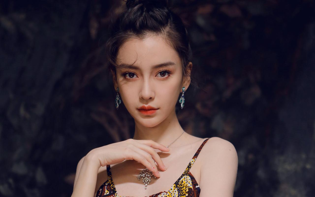 Because of Di Lieba's Dior incident, Yang Ying's resource status was ...