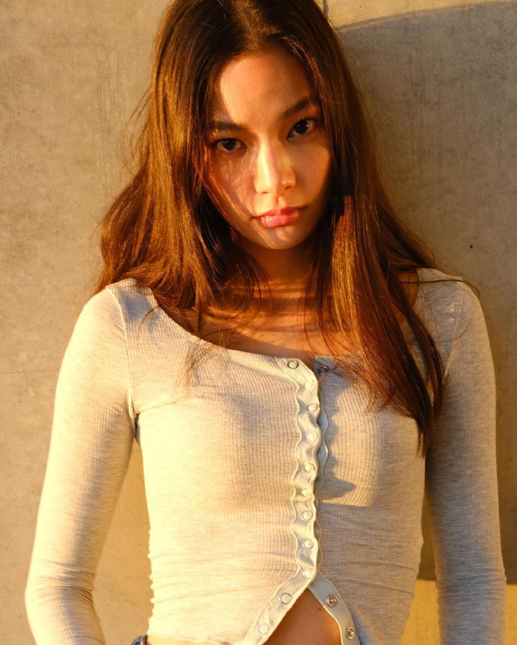 Japanese actress Oda Lisa's photo shows her small waist!The graceful ...