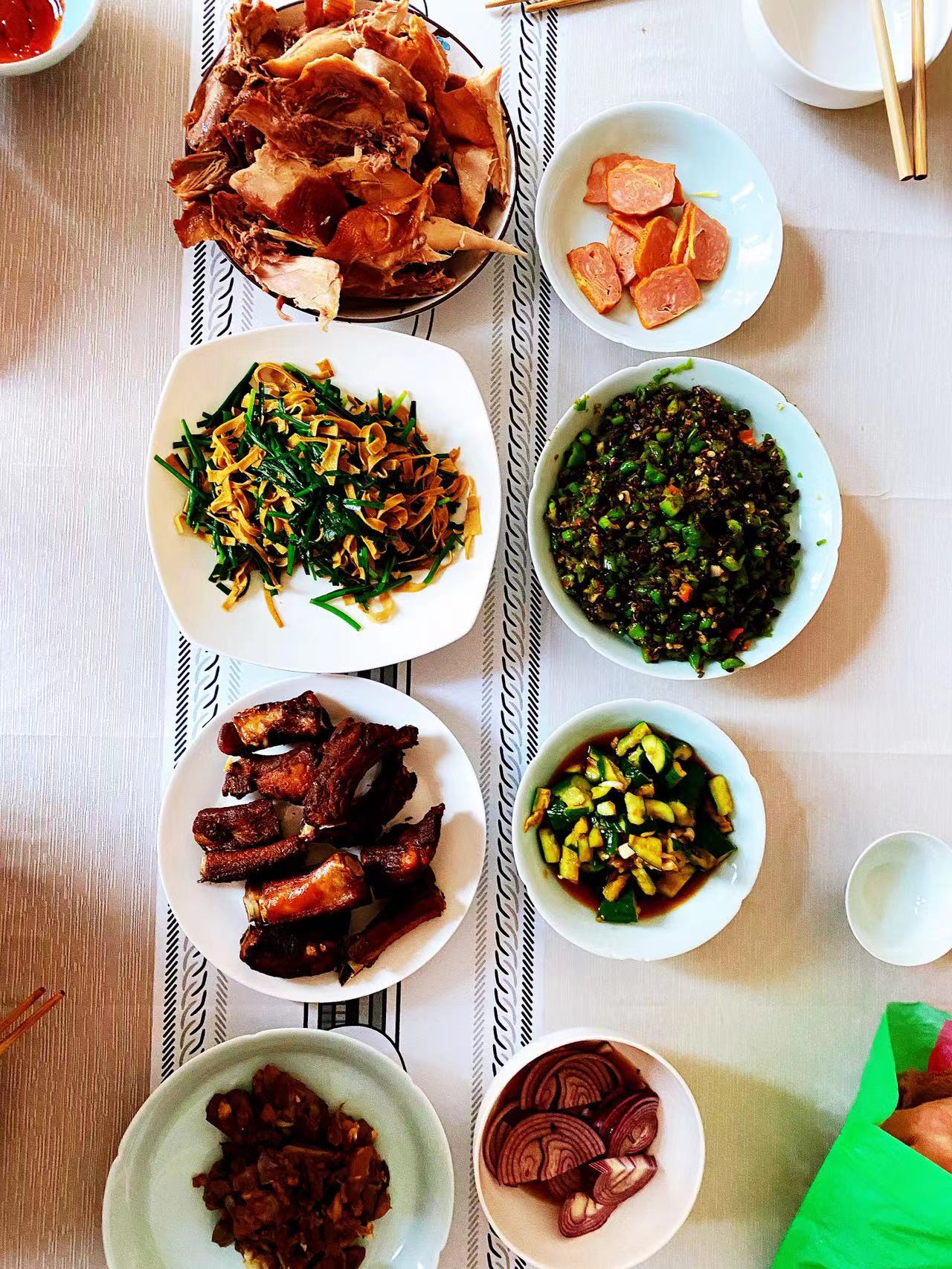 Children's Favorites - Fried Pork Ribs, Braised Pork - iNEWS