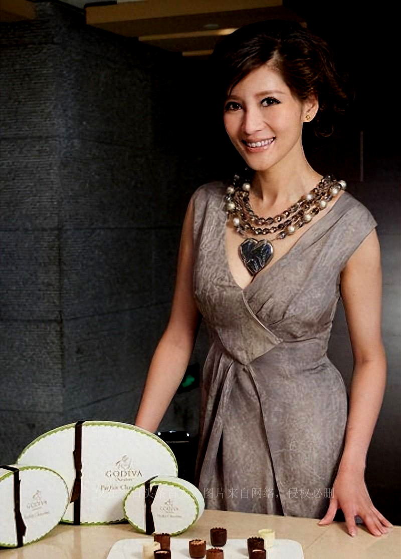 45-year-old Shen Xing posted a photo and looked in perfect condition ...