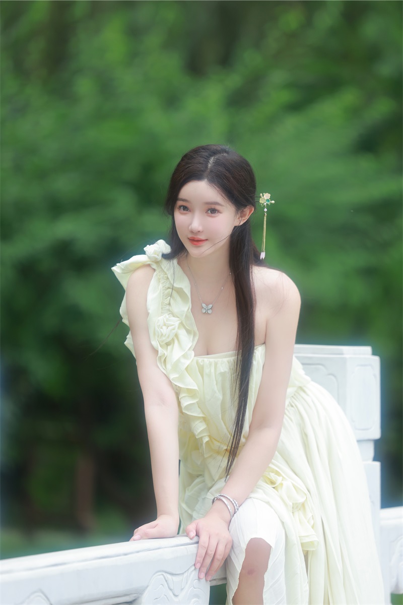 Sun Xinya's ancient style photo exposure, with a gentle temperament ...