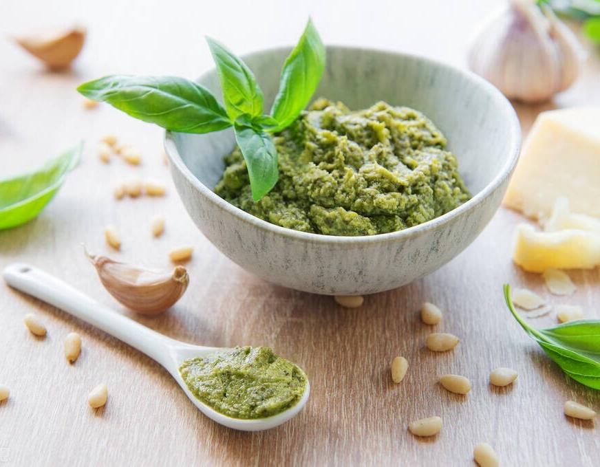 How can the ordinary plant basil become the "grass of the emperor"? - iNEWS