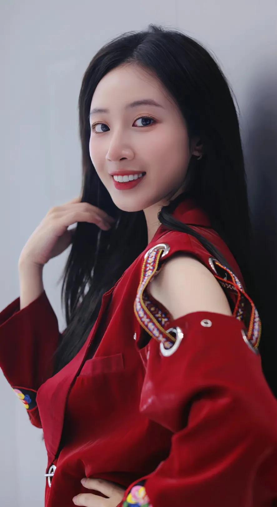 Temperament female singer Ye Jia - iNEWS