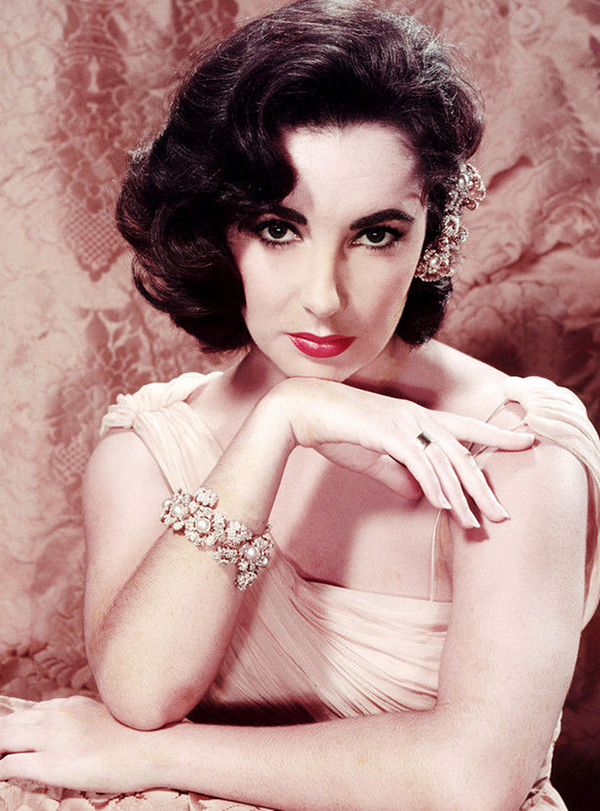 Amazing Hollywood actresses (1) - iNEWS