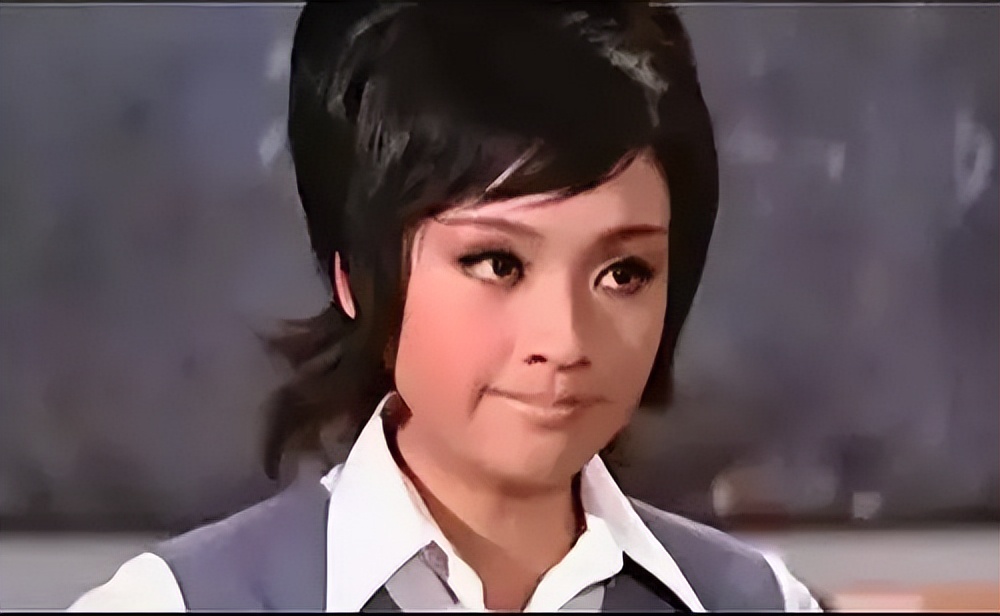 Famous actor Li Jing died violently at home, and no one knew about her rotting body. What was ...