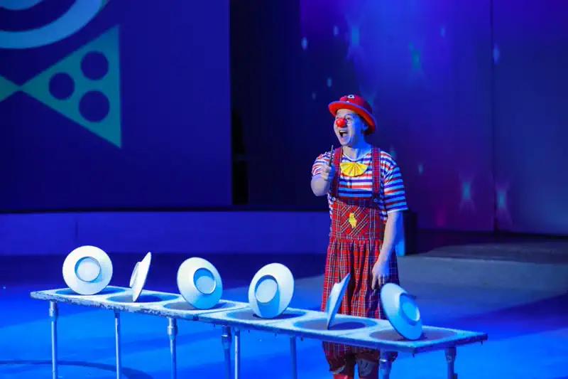 "Shanghai" "Happy Circus" (September 2022) - iNEWS