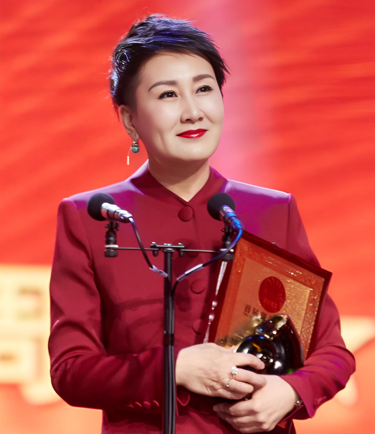 Actor Zhang Kaili: At the age of 34, she married a husband outside the ...