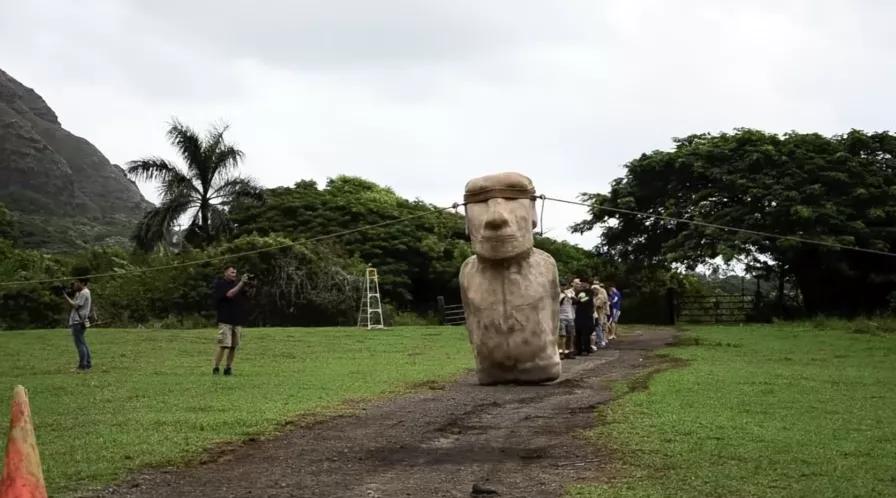 It turns out that the stone statues on Easter Island move like this - iNEWS