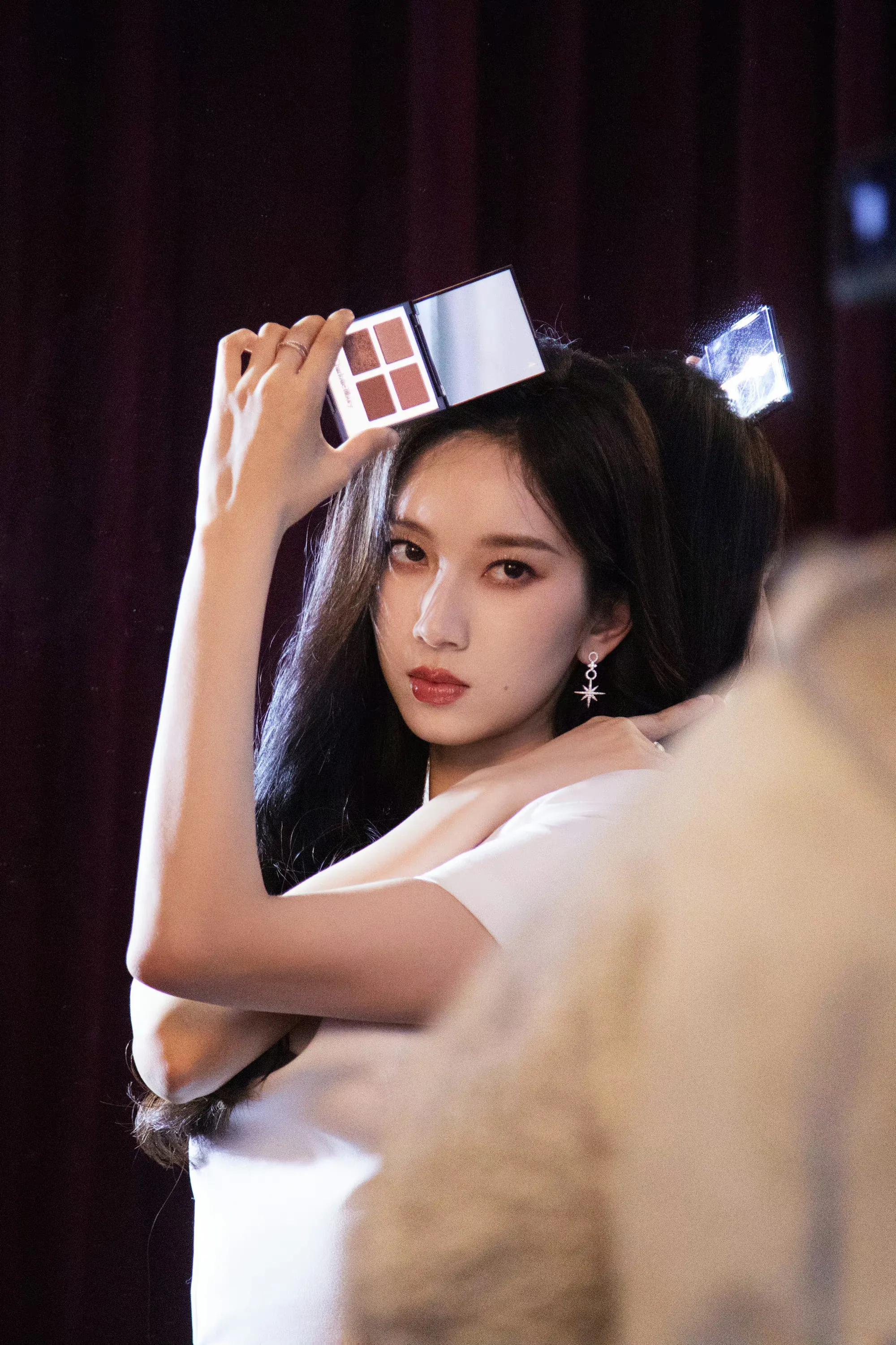 Liu Lingzi's beautiful picture - iNEWS