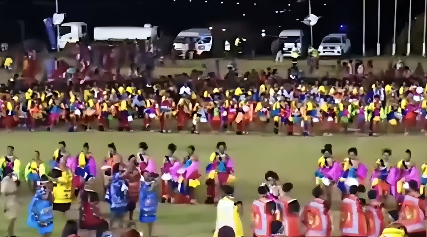 Rhyme of Swaziland, the cultural spectacle of the Reed Dance Festival ...