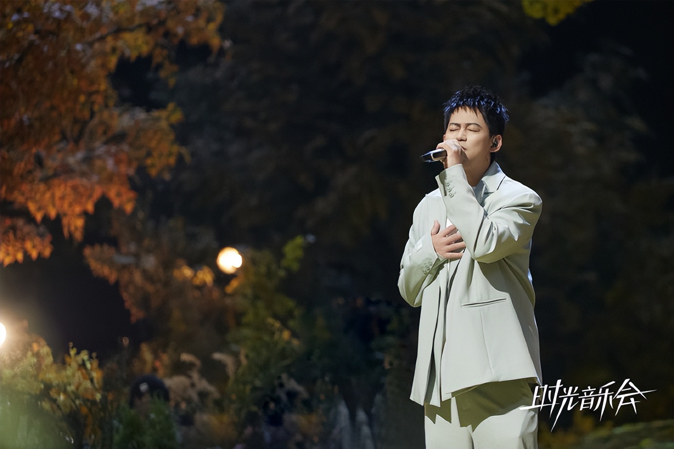 Zhou Shen's "Time Concert" sang Big Fish again, and the singing voice ...