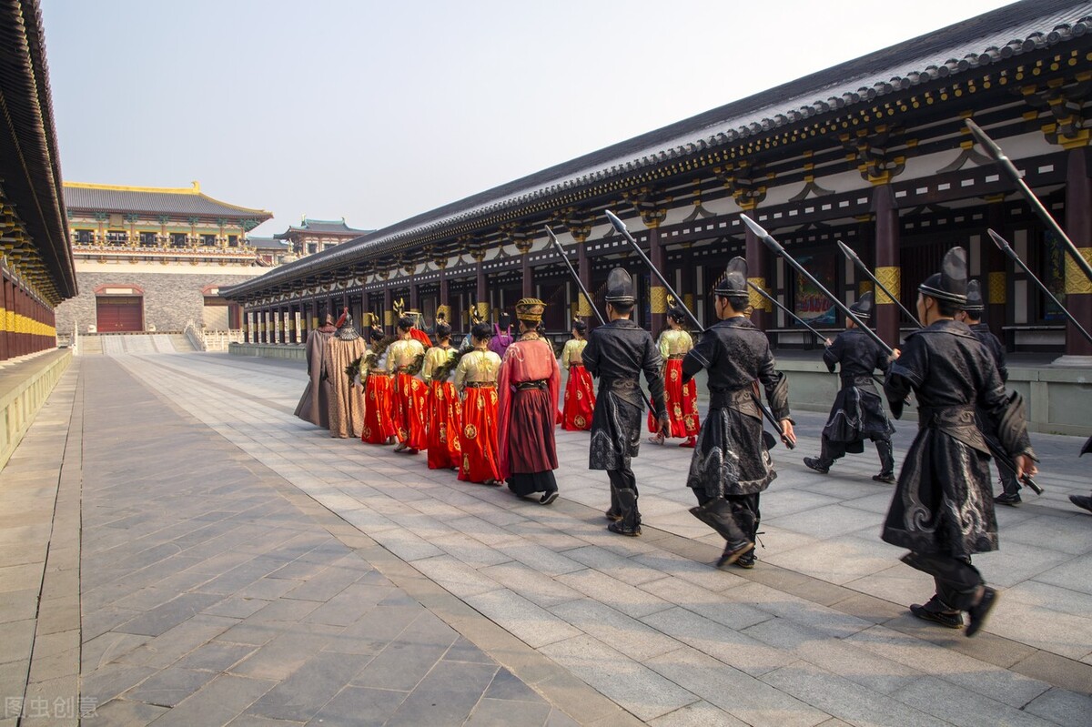 Wang Mang of the Western Han Dynasty started as a family member and ...