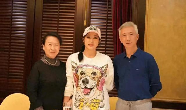 Liu Xiaoqing, Lin Fengjiao and Lin Qingxia are both 70 years old, but ...