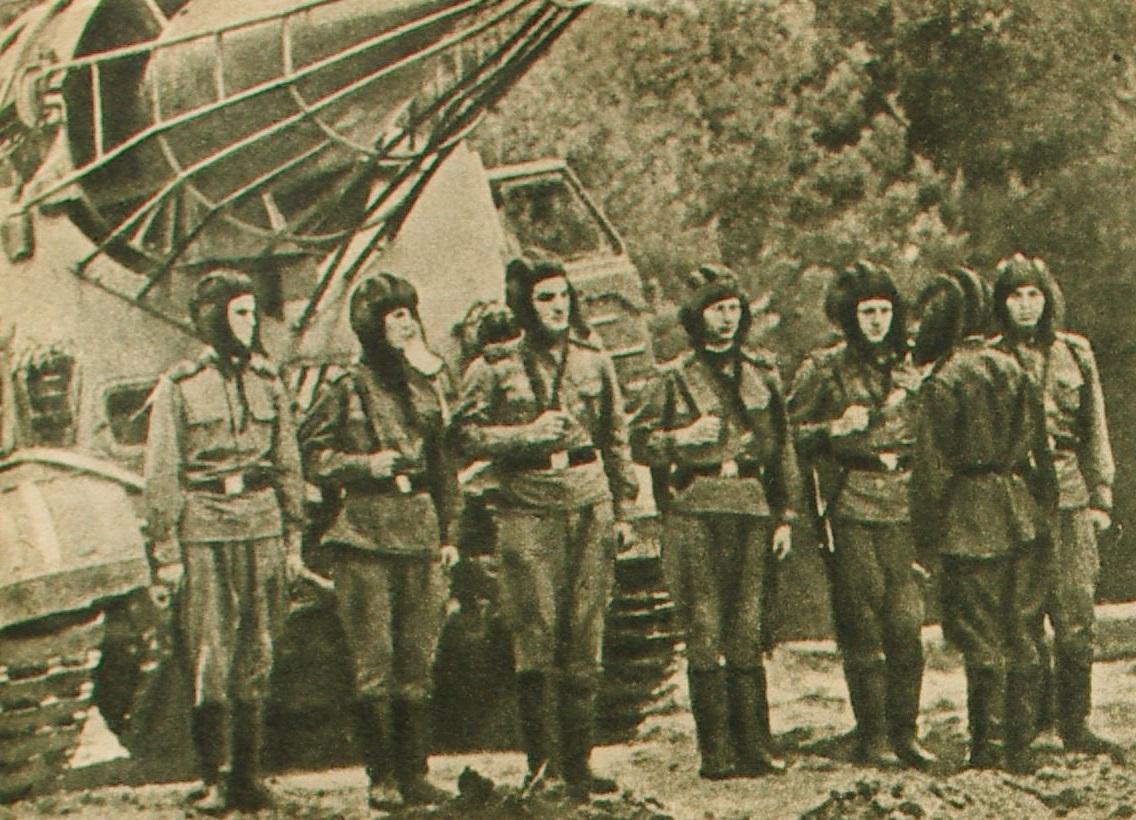 Operation of the Soviet "Frog-1" tactical rocket and the equipment of ...