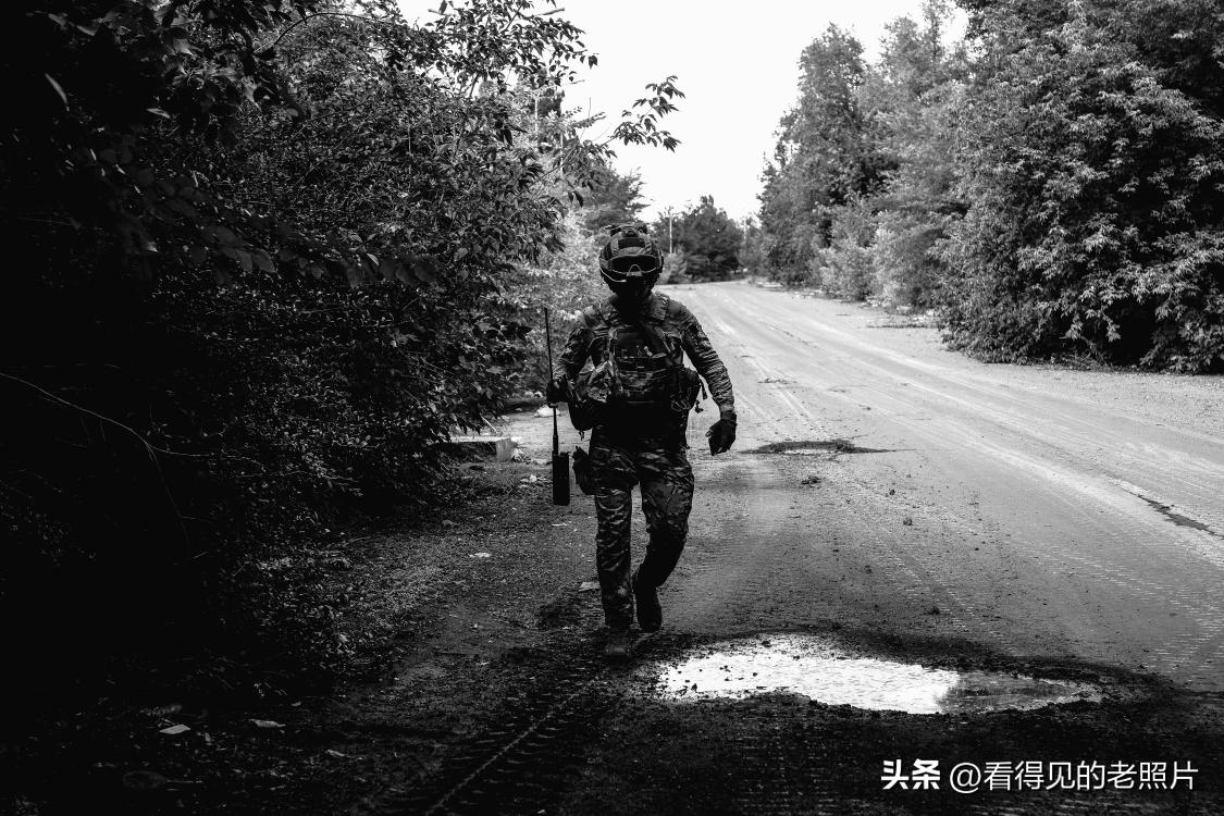 The Russian soldiers under the lens of Russian photographers are tall ...