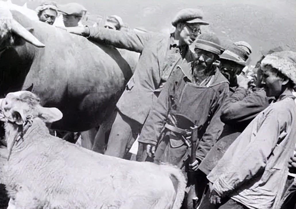 In 1962, two founding major generals openly committed treason and ...