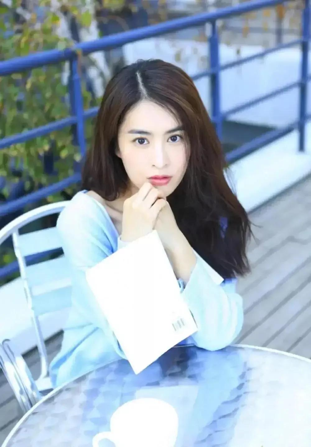 Sexy and charming Wang Ruoxue - iMedia