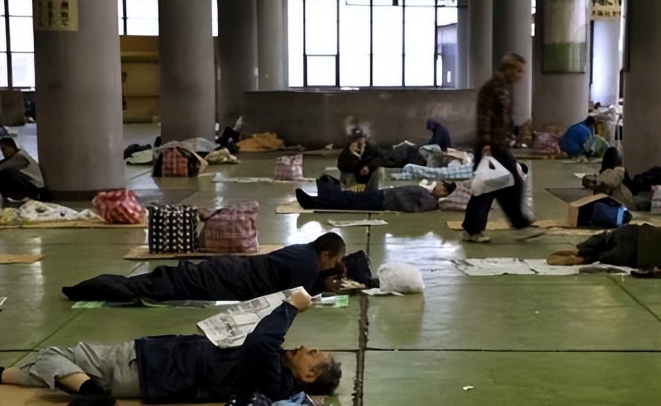 The busiest street in Japan hides the largest slum!See where the bottom ...