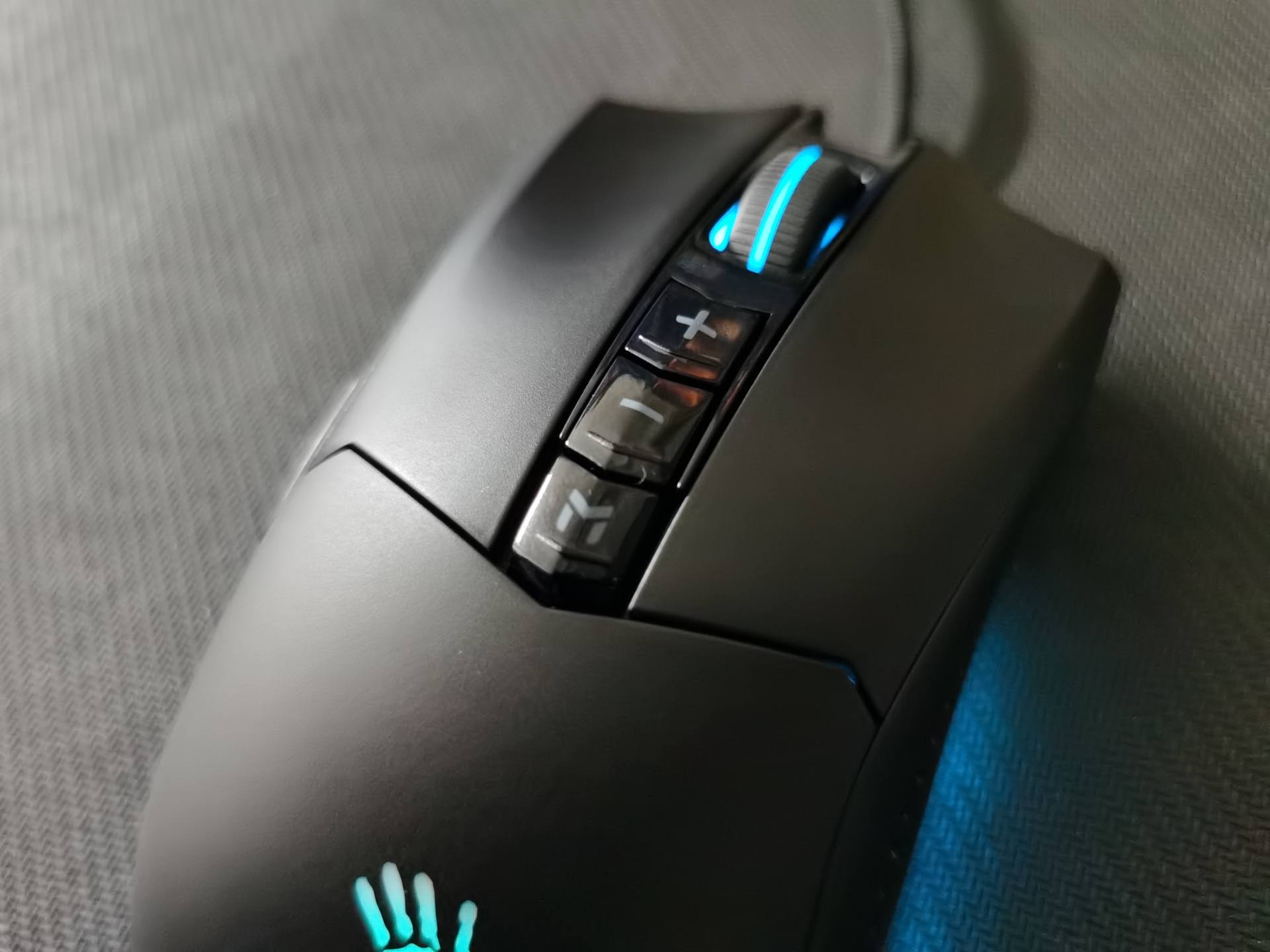 血手幽靈ES9 Pro評測：遊戲鼠標該有的范兒，全有了 - 資訊咖