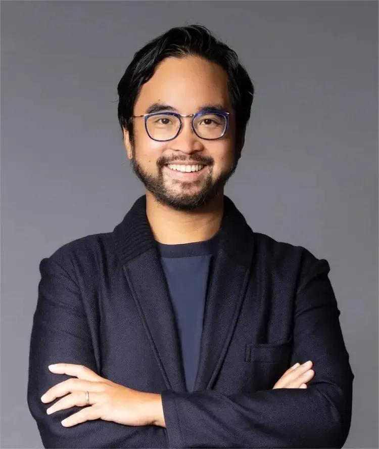 Cheng Yu-tung, the second of the four major families in Hong Kong - iNEWS