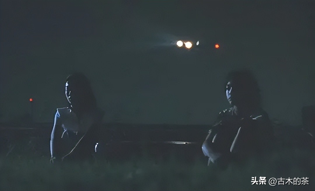 Enclosed Space as a Metaphor——Space Interpretation of "Nobody Knows ...