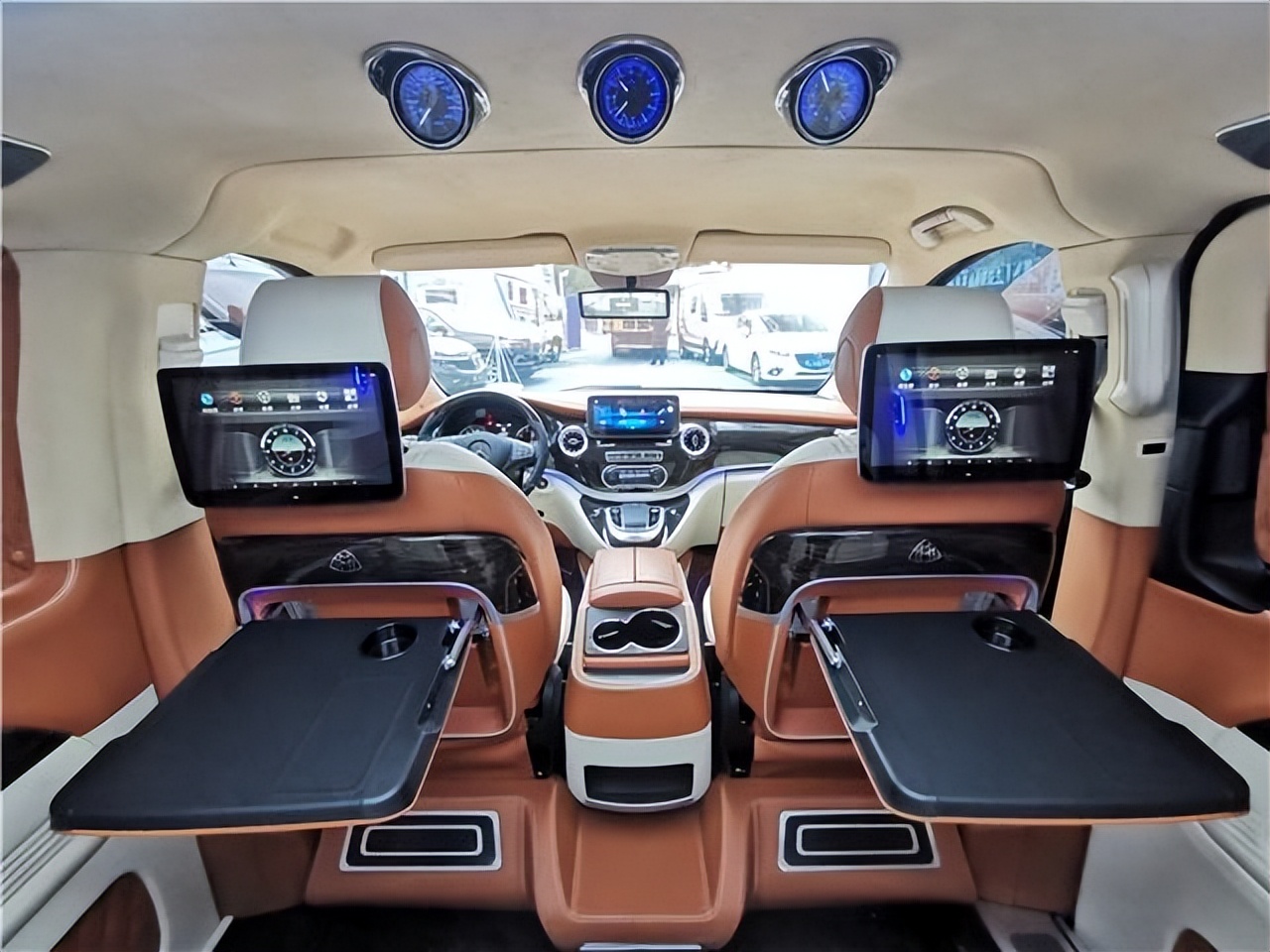 The new National VI Mercedes-Benz Vito modified Maybach commercial ...