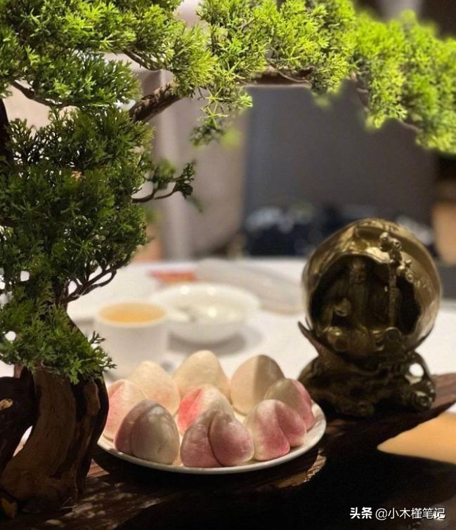 Lin Junjie celebrated his birthday with his father. The father and son ...