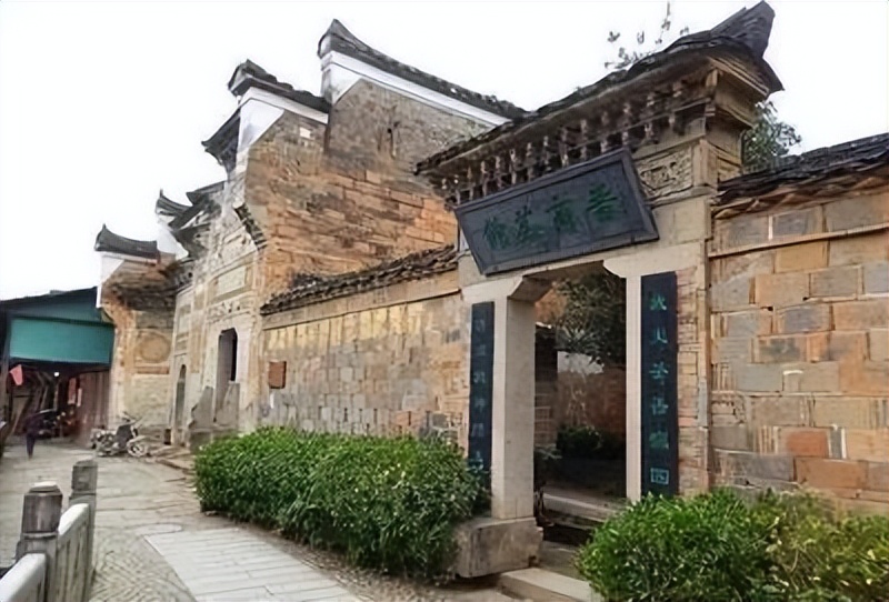 Exploring Millennium Ancient Sites: Zou Family Ancestral Hall in Xiamei ...