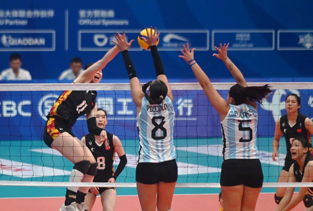 Wu Mengjie made 5 of 17 dunks without hitting the ball! Zhou Yetong's ...