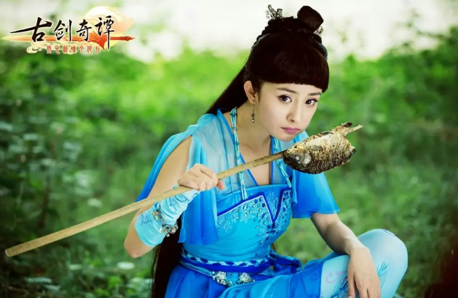 Bald, big bright, catfish bangs, hairstyle into a star "in the mirror ...