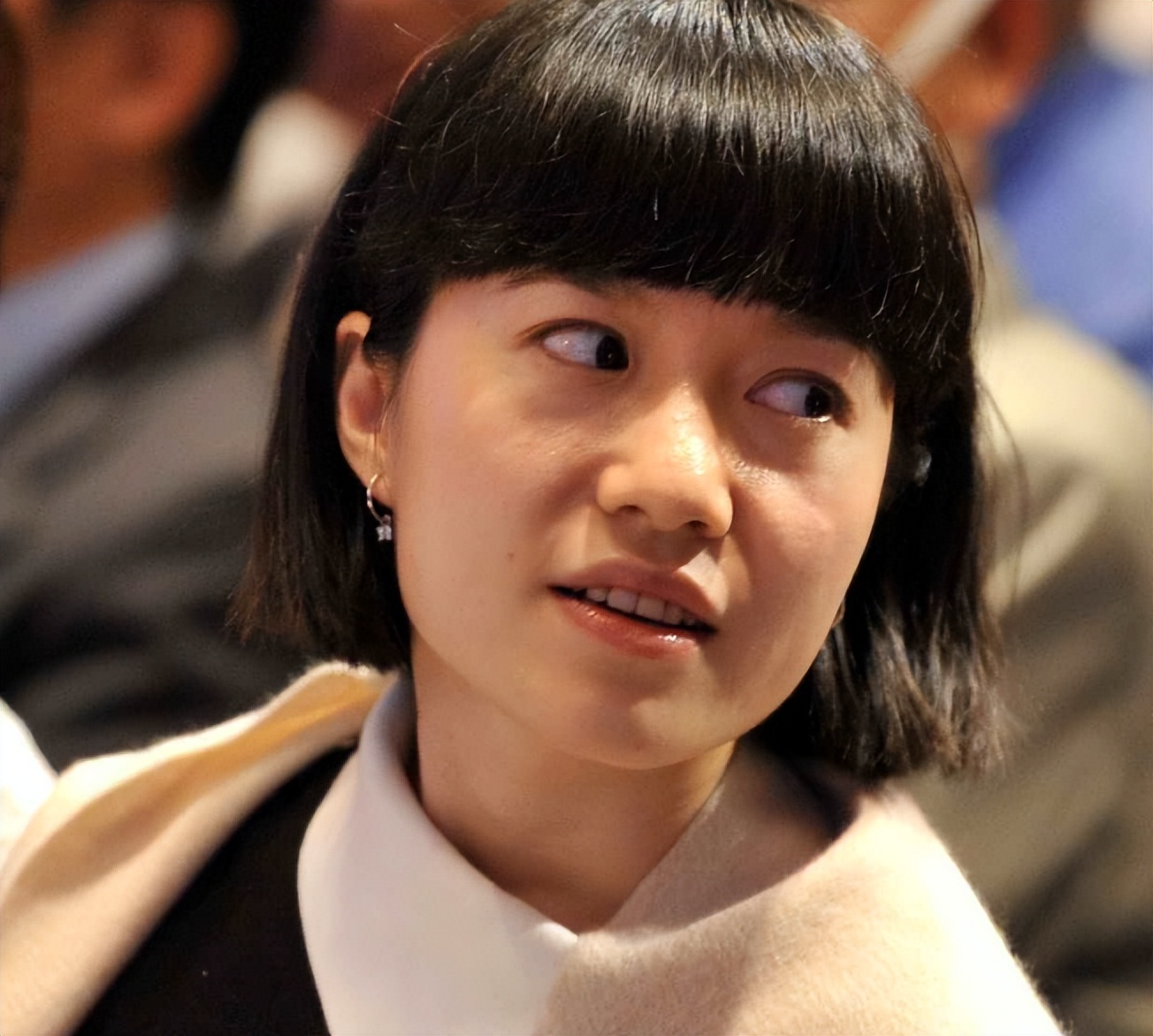 101-year-old Yang Zhenning went out to climb mountains, accompanied by ...