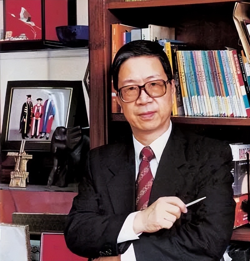 Yang Fujia, former president of Fudan University and academician of the ...