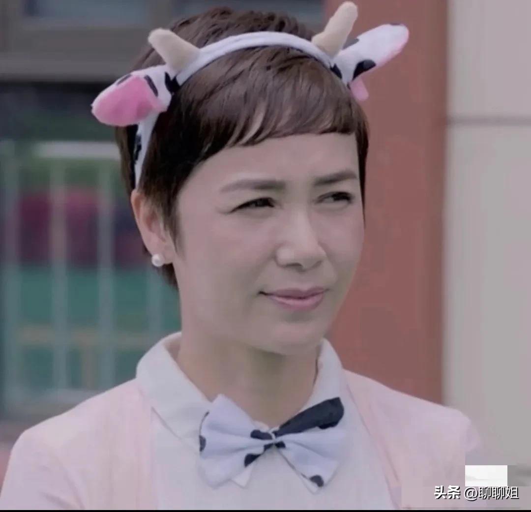 The 48-year-old Hu Ke has already acted as Song Yi's mother, and the 57 ...