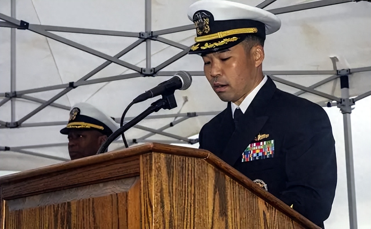 Lost confidence "Harris"? U.S. Navy captain's departure raises doubts ...