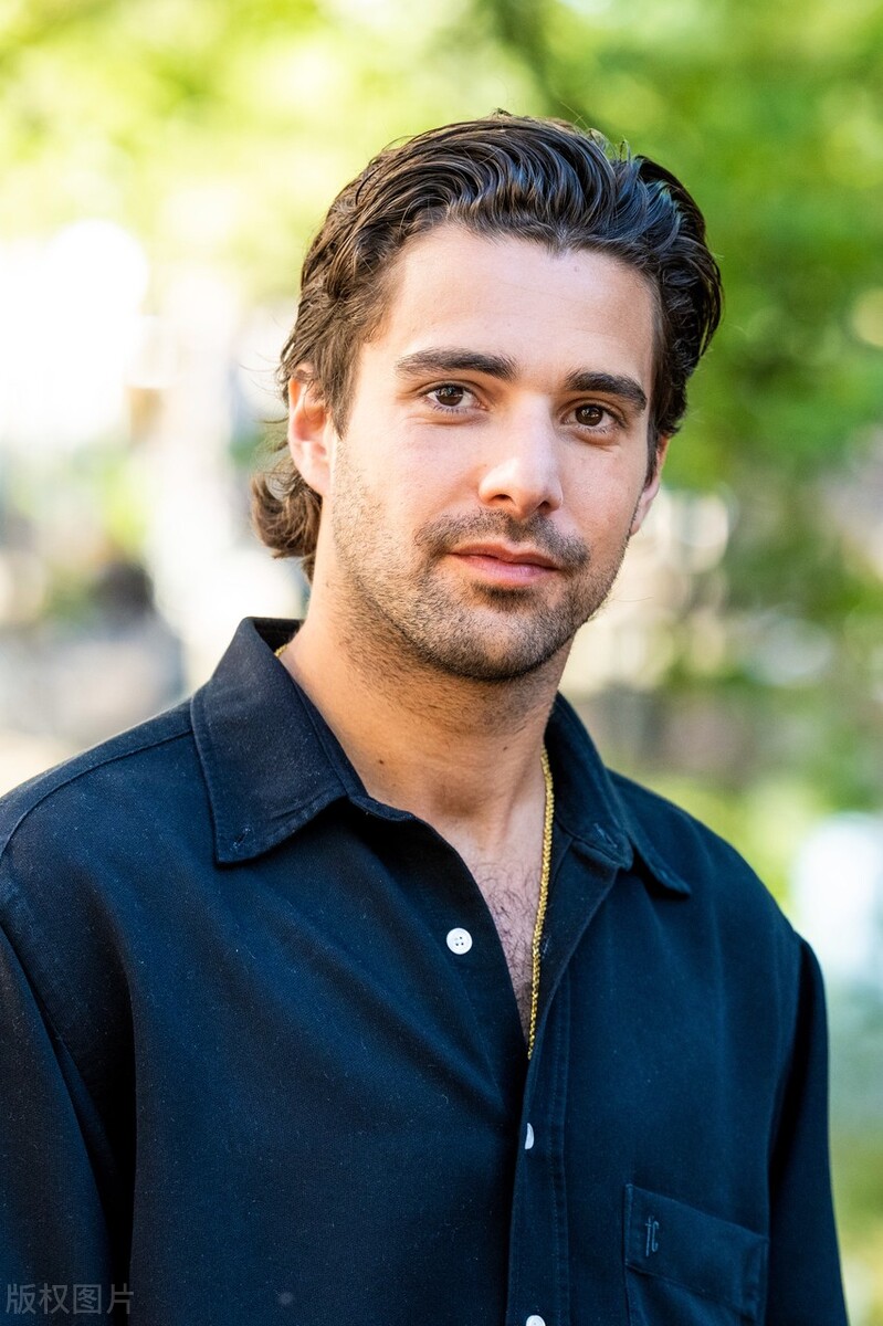 The most seductive actor in "The Dragon Family", Fabian Franco - iMedia