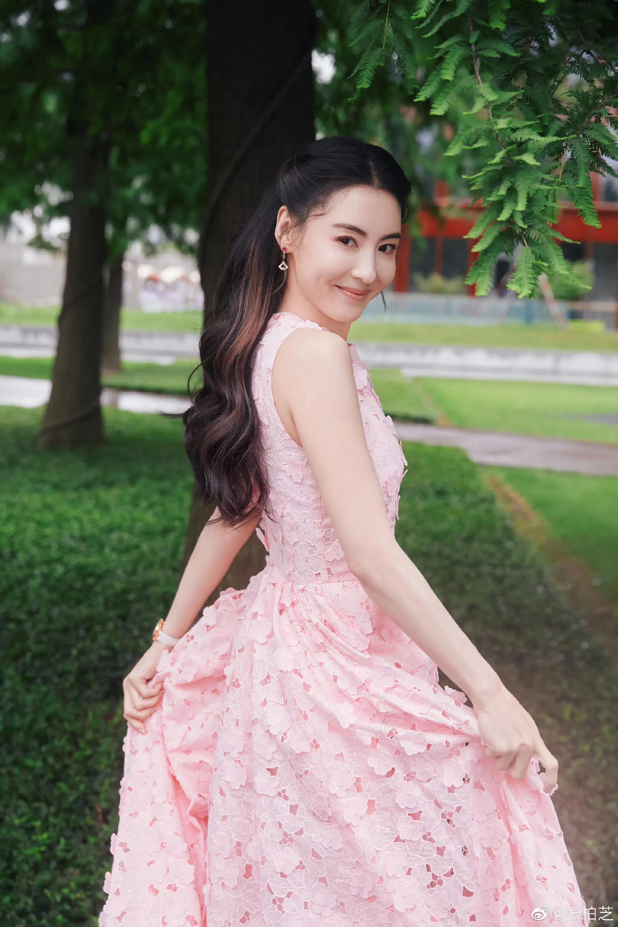 Cecilia Cheung's pink petal skirt photo romantic, elegant, soft and ...
