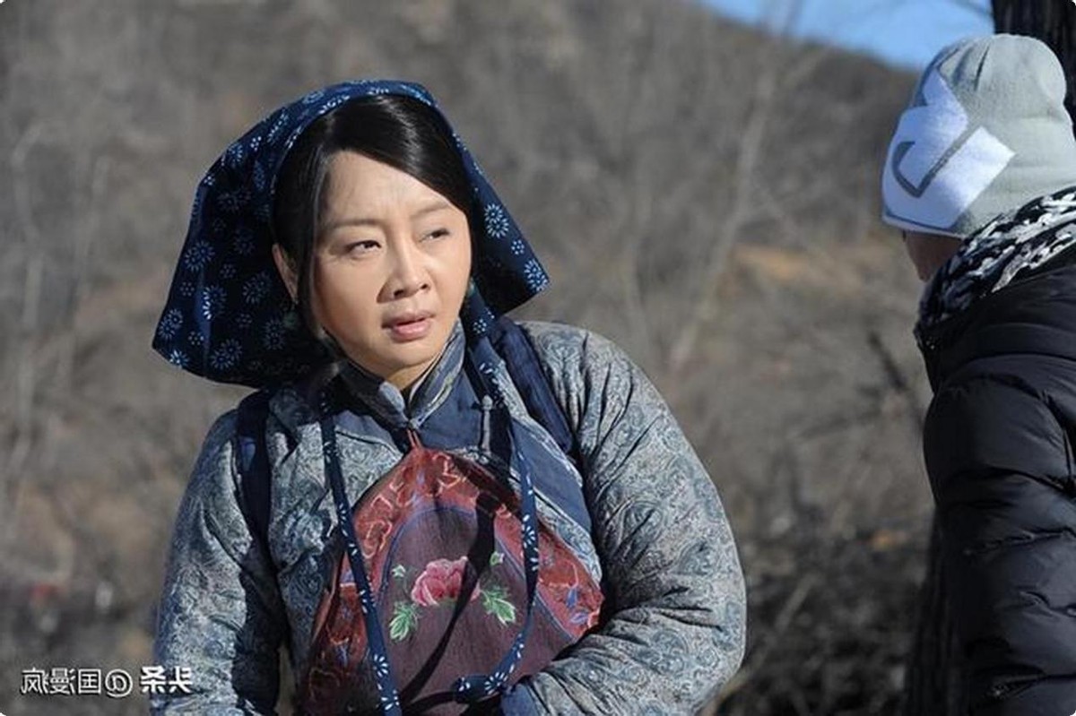 Tang Jing and Wang Xinjun divorced 13 years ago. She raised her son ...