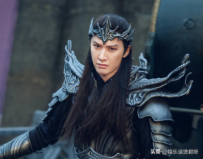 It's clearly the same person. After performing "Long Song Xing" and ...