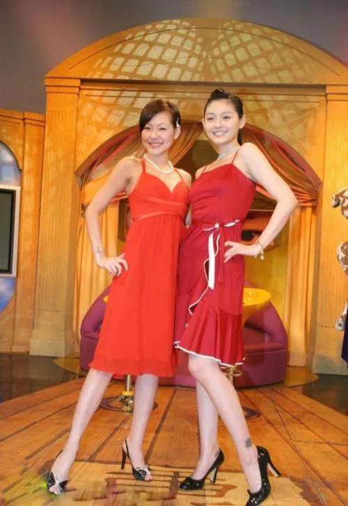 Sister twin flowers Taiwan size S beauty photo - iNEWS