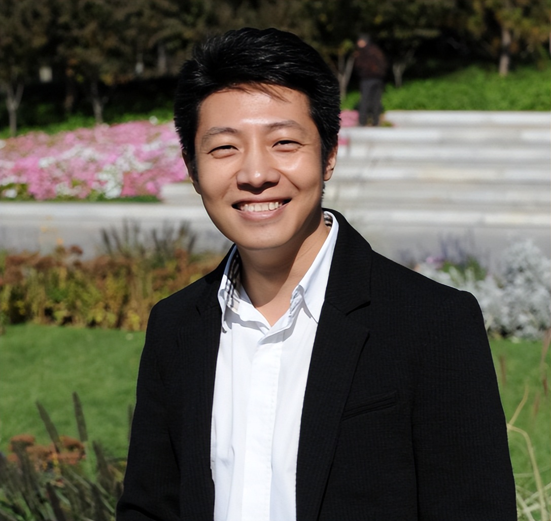 After living together with Sa Beining for four years, she turned around ...