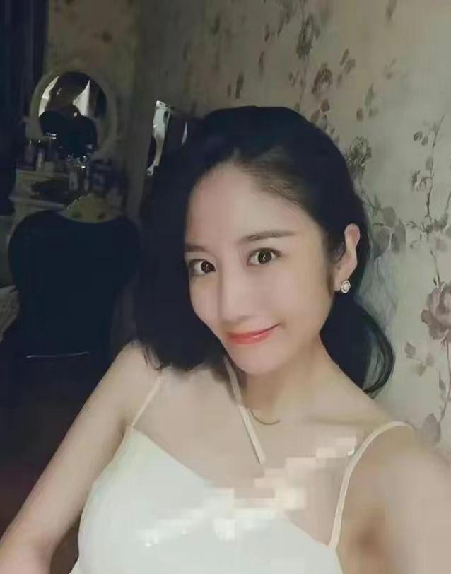 The flower shop proprietress whose face value kills the whole network ...