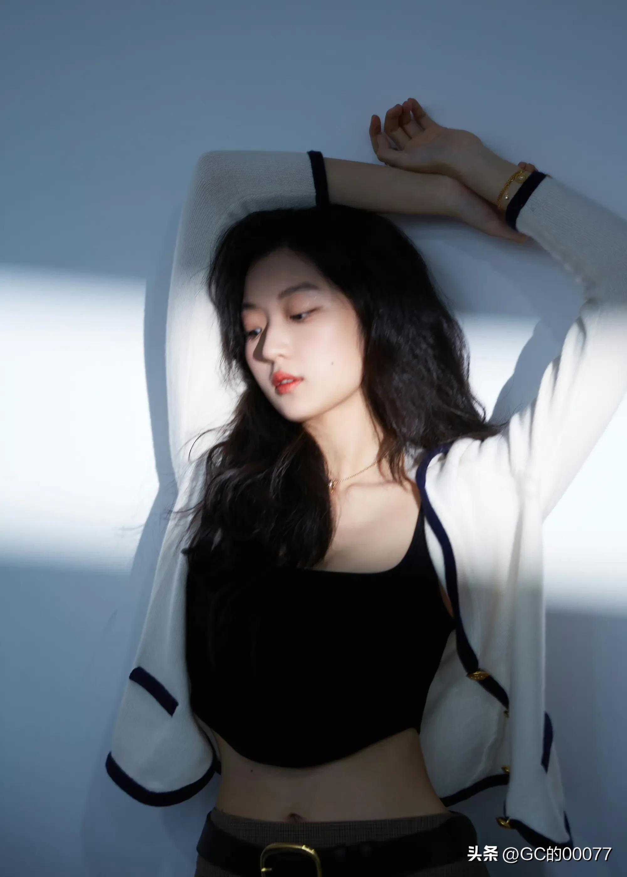 Star picture Sun Qian - iNEWS