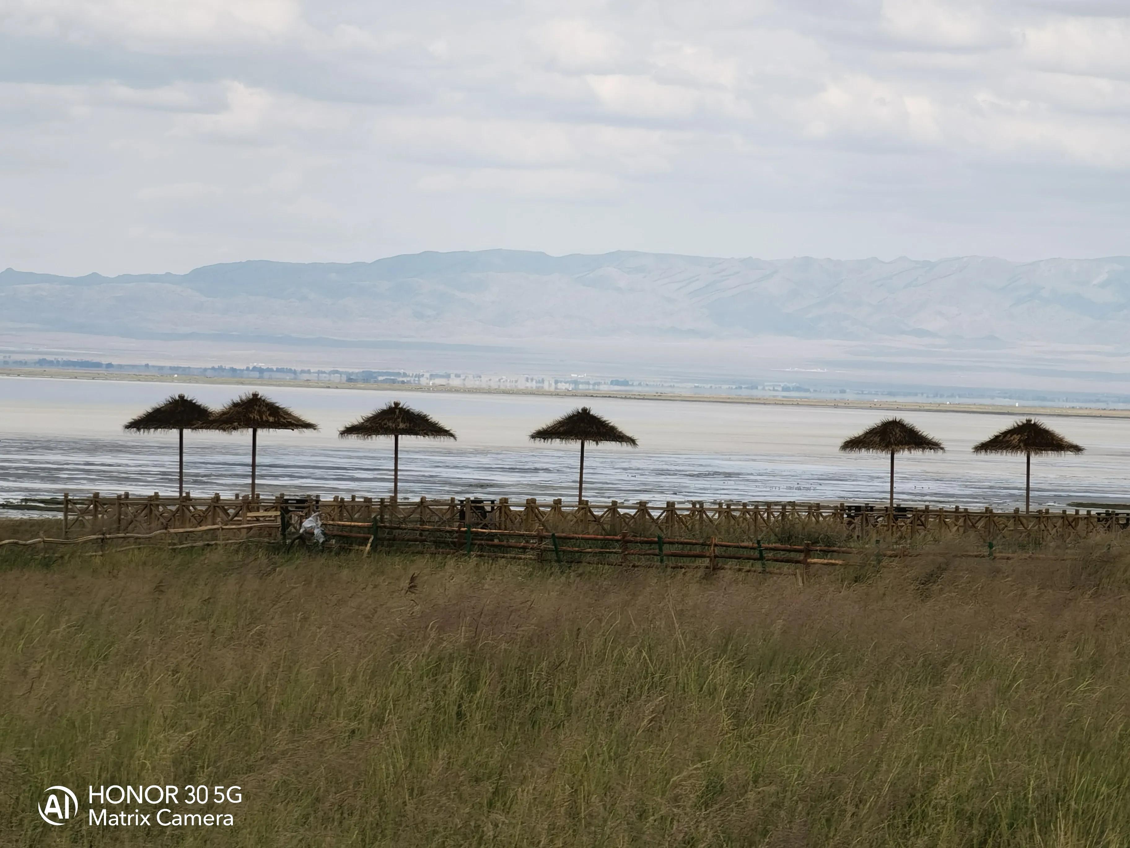 Balikun Lake, a lake that is about to be completely saline - iNEWS