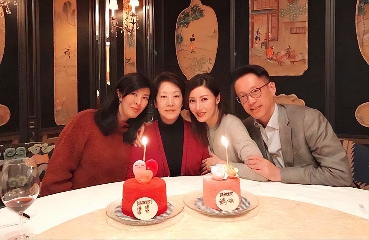 Li Jiaxin's sister Li Jiaming got rid of her ex-husband as a bank clerk ...