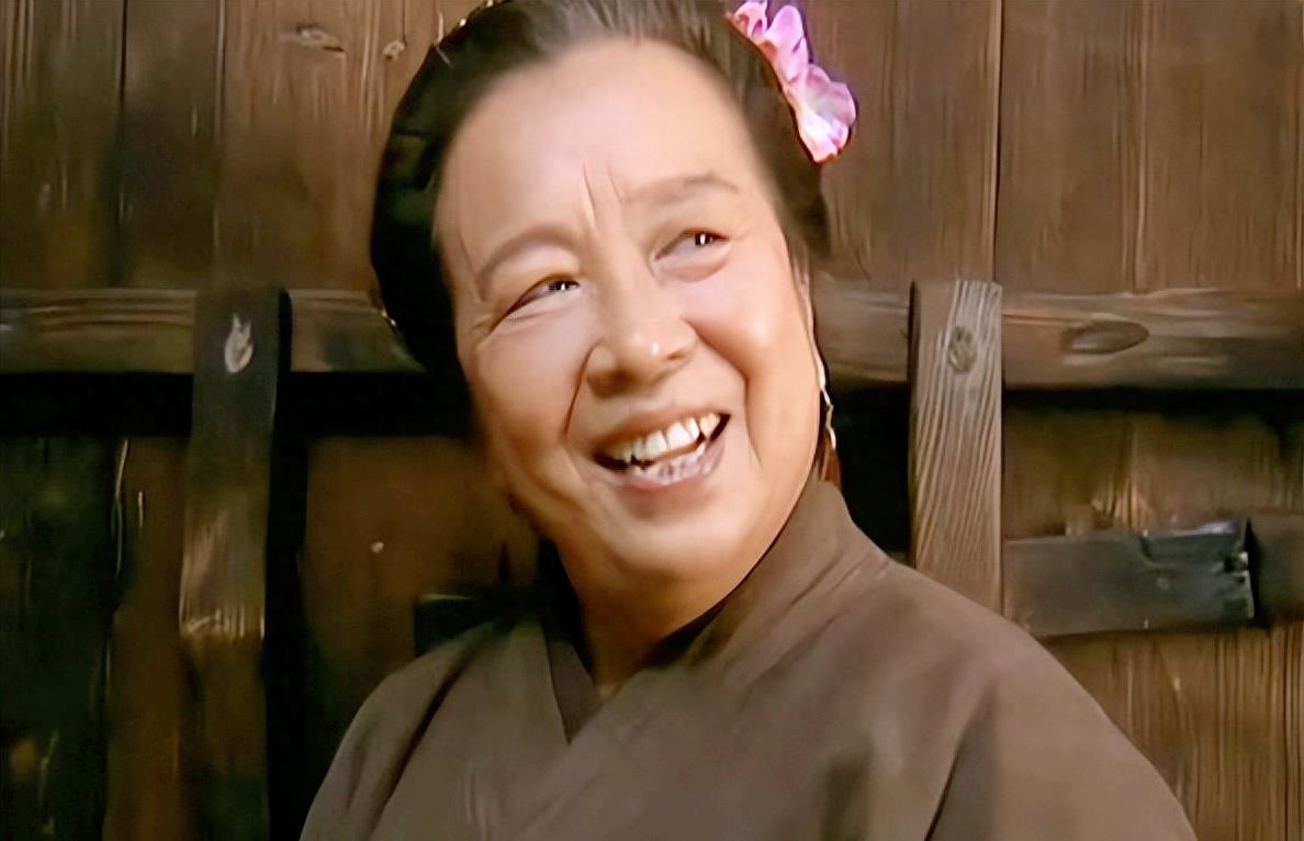 Playing a bad guy and being a good guy, "Mama Rong"'s sobriety has made ...